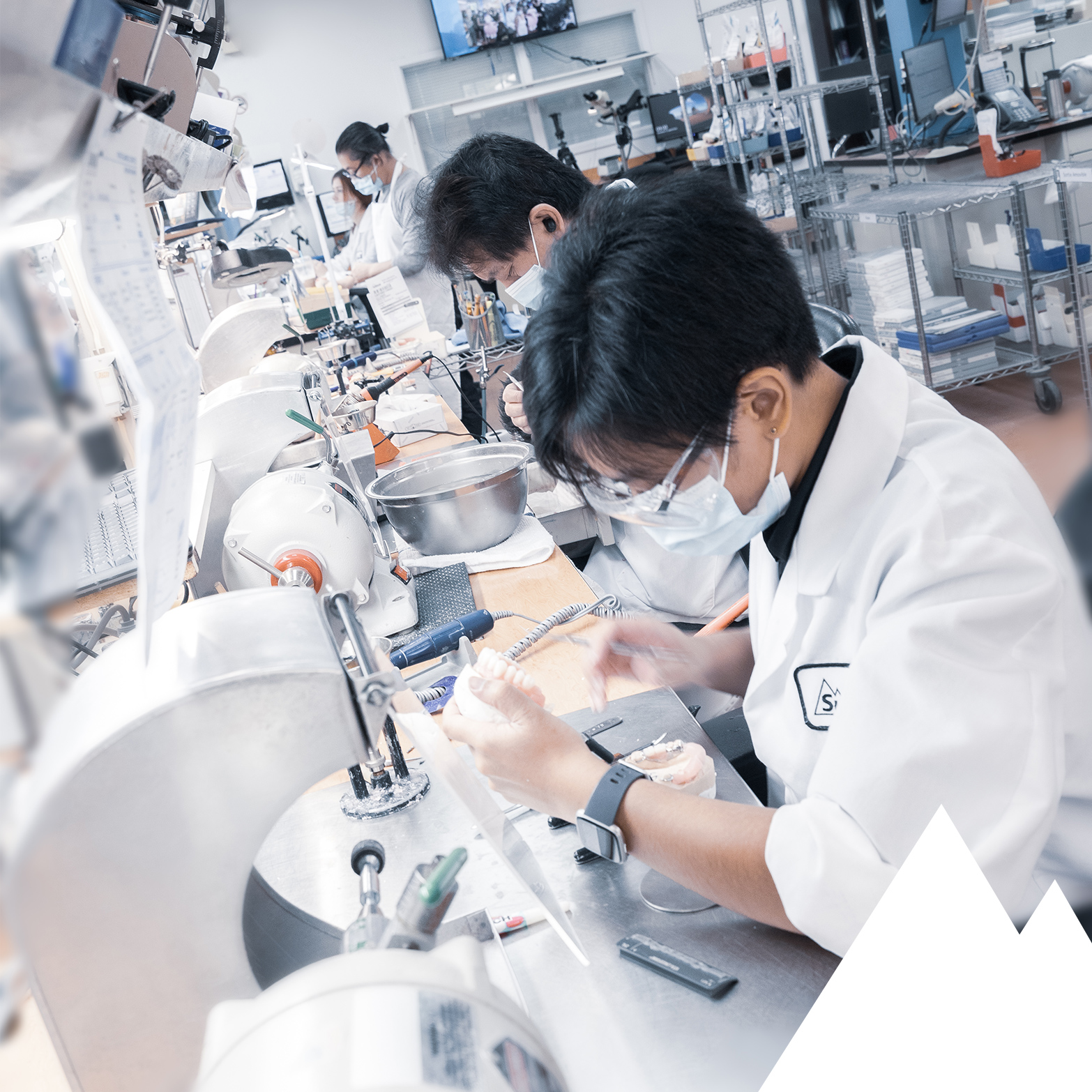 Dental Laboratory Jobs | SUMMUM Dental Laboratory